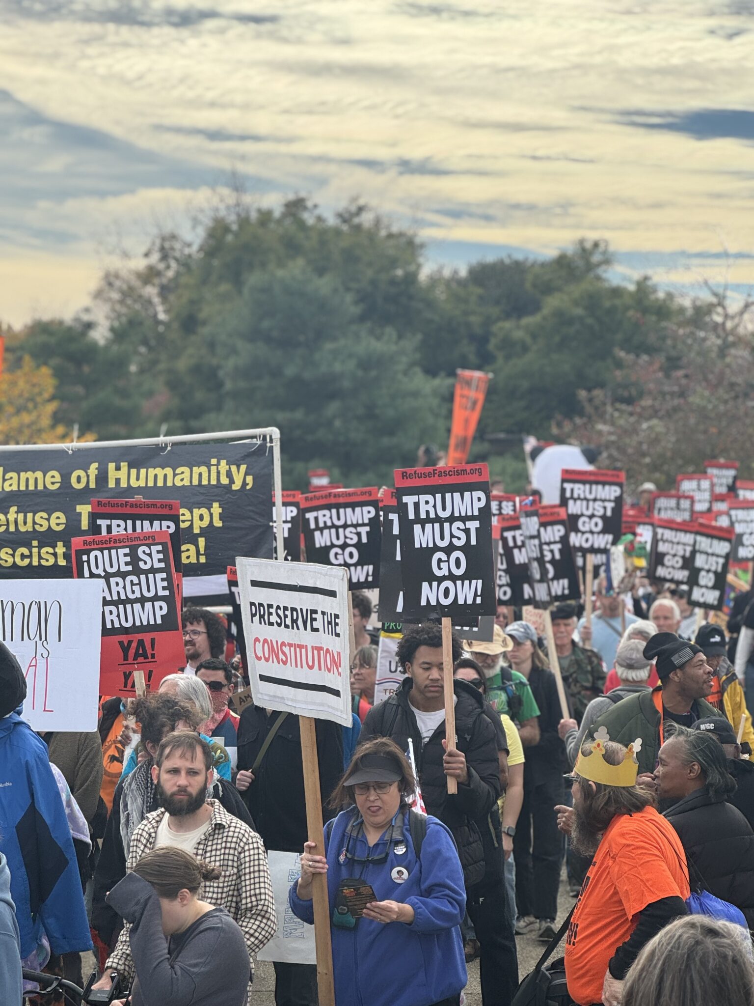 Radio Guantanamo: “Trump Must Go” Protests Erupt in Washington - Refuse ...